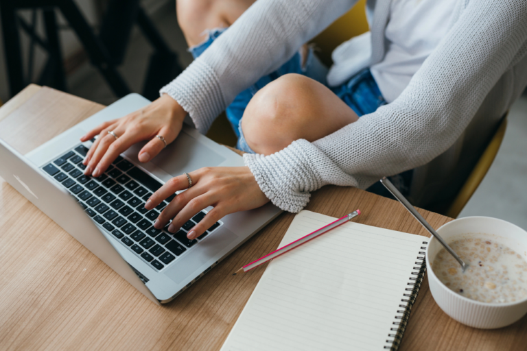 19 Online Chat Agent Jobs You Can Do From Home