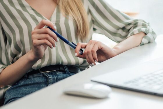 How to Survive a Layoff (With 10 Tips for Thriving)